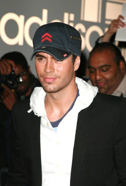 Enrique Iglesias caps & hats photos - enr7que
