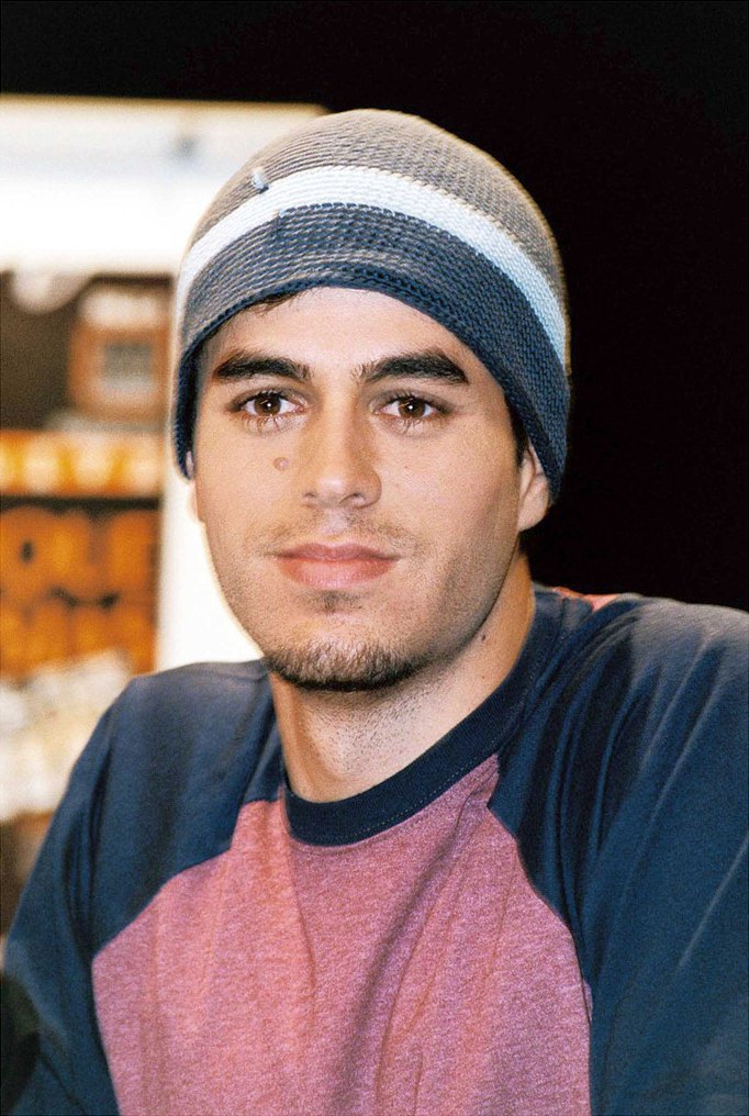 Enrique Iglesias caps & hats photos - enr7que